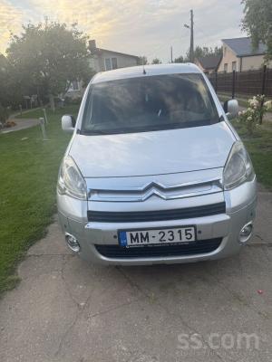 Grey Citroen Berlingo 2010 in Daugavpils, with an engine capacity of 1.60 L and mileage of 321 thousand km for 3200 €, photo 3 on AUTOMOTO.COM.LV