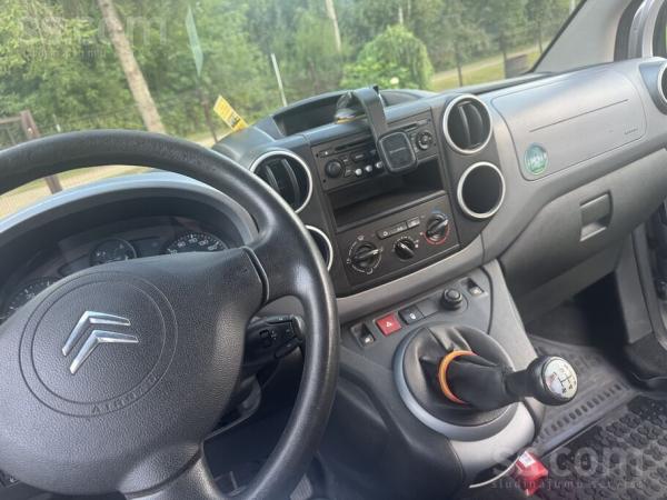 Pelēks Citroen Berlingo 2010 Daugavpils, ar dzinēja tilpumu 1.60 L un nobraukumu 321 tūkst. km par 3200 €, foto 7 vietnē AUTOMOTO.COM.LV