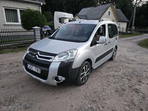 Pelēks Citroen Berlingo 2010 Prienai, ar dzinēja tilpumu 1.56 L un nobraukumu 321 tūkst. km par 2250 €, foto  vietnē AUTOMOTO.COM.LV