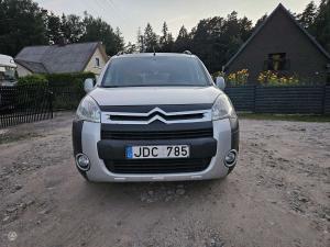 Pelēks Citroen Berlingo 2010 Prienai, ar dzinēja tilpumu 1.56 L un nobraukumu 321 tūkst. km par 2250 €, foto 5 vietnē AUTOMOTO.COM.LV