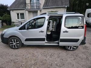 Pelēks Citroen Berlingo 2010 Prienai, ar dzinēja tilpumu 1.56 L un nobraukumu 321 tūkst. km par 2250 €, foto 9 vietnē AUTOMOTO.COM.LV