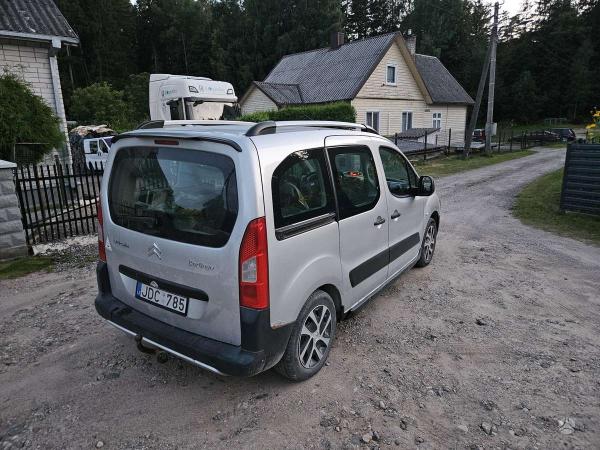 Pelēks Citroen Berlingo 2010 Prienai, ar dzinēja tilpumu 1.56 L un nobraukumu 321 tūkst. km par 2250 €, foto 9 vietnē AUTOMOTO.COM.LV