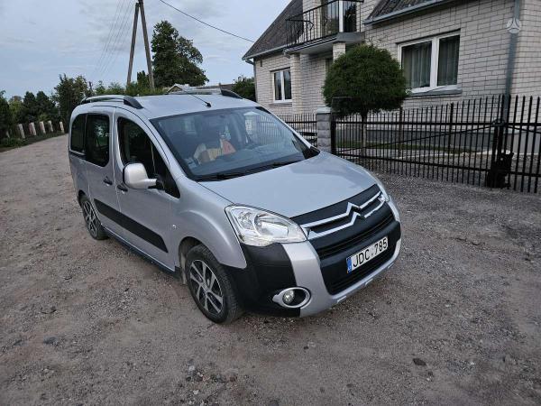 Pelēks Citroen Berlingo 2010 Prienai, ar dzinēja tilpumu 1.56 L un nobraukumu 321 tūkst. km par 2250 €, foto 10 vietnē AUTOMOTO.COM.LV