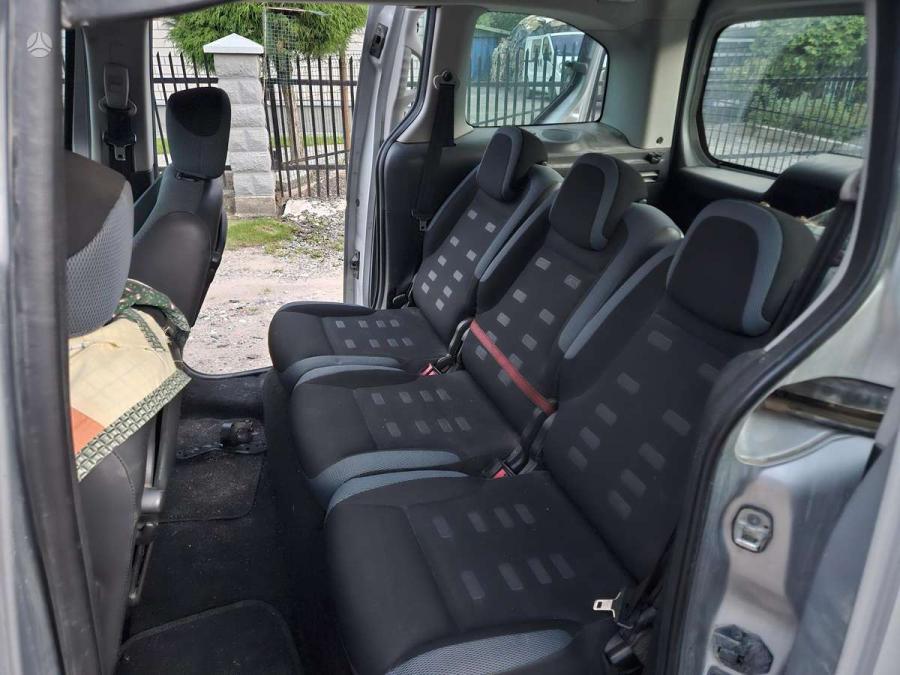 Pelēks Citroen Berlingo 2010 Prienai, ar dzinēja tilpumu 1.56 L un nobraukumu 321 tūkst. km par 2250 €, foto 14 vietnē AUTOMOTO.COM.LV