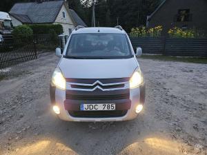 Pelēks Citroen Berlingo 2010 Prienai, ar dzinēja tilpumu 1.56 L un nobraukumu 321 tūkst. km par 2250 €, foto 15 vietnē AUTOMOTO.COM.LV