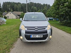 Pelēks Citroen Berlingo 2010 Prienai, ar dzinēja tilpumu 1.56 L un nobraukumu 328 tūkst. km par 2000 €, foto 6 vietnē AUTOMOTO.COM.LV