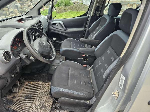Grey Citroen Berlingo 2010 in Prienai, with an engine capacity of 1.56 L and mileage of 328 thousand km for 2000 €, photo 8 on AUTOMOTO.COM.LV