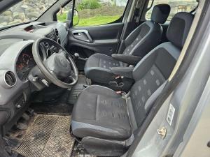 Pelēks Citroen Berlingo 2010 Prienai, ar dzinēja tilpumu 1.56 L un nobraukumu 328 tūkst. km par 2000 €, foto 8 vietnē AUTOMOTO.COM.LV