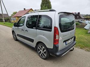Pelēks Citroen Berlingo 2010 Prienai, ar dzinēja tilpumu 1.56 L un nobraukumu 328 tūkst. km par 2000 €, foto 13 vietnē AUTOMOTO.COM.LV