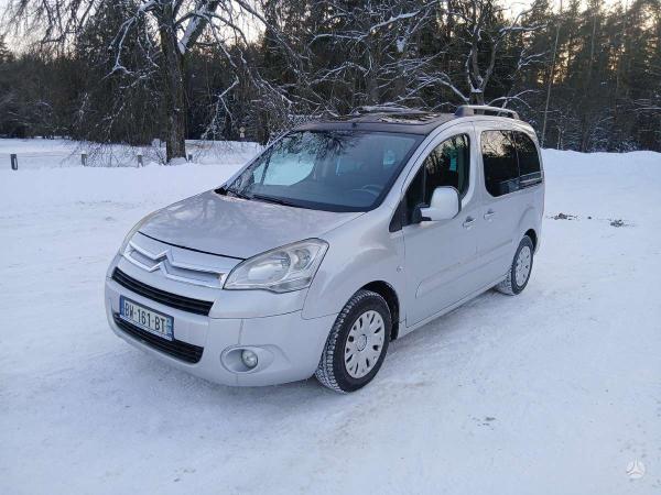 Grey Citroen Berlingo 2011 in Anyksciai, with an engine capacity of 1.56 L and mileage of 240 thousand km for 2999 €, photo 1 on AUTOMOTO.COM.LV