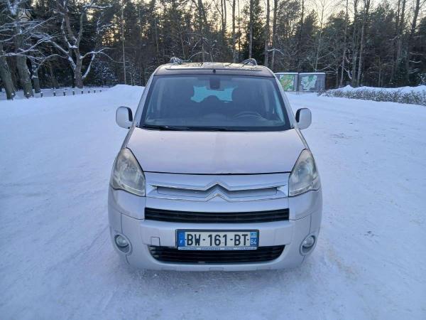 Pelēks Citroen Berlingo 2011 Anykščiai, ar dzinēja tilpumu 1.56 L un nobraukumu 240 tūkst. km par 2999 €, foto 5 vietnē AUTOMOTO.COM.LV