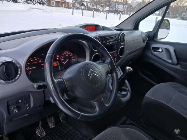 Pelēks Citroen Berlingo 2011 Anykščiai, ar dzinēja tilpumu 1.56 L un nobraukumu 240 tūkst. km par 2999 €, foto 7 vietnē AUTOMOTO.COM.LV