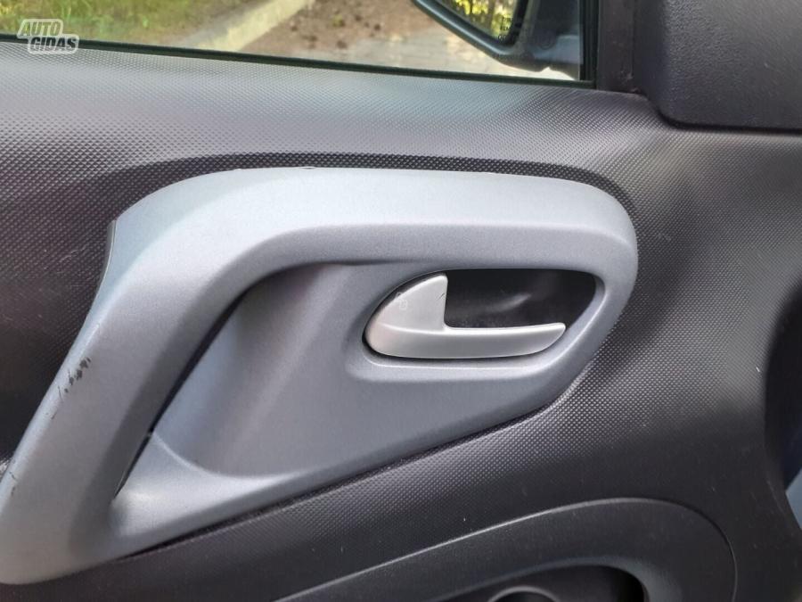 Pelēks Citroen Berlingo 2011 Mažeikiai, ar dzinēja tilpumu 1.60 L un nobraukumu 154 tūkst. km par 3950 €, foto 16 vietnē AUTOMOTO.COM.LV