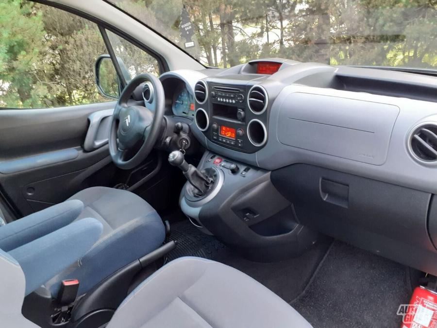 Pelēks Citroen Berlingo 2011 Mažeikiai, ar dzinēja tilpumu 1.60 L un nobraukumu 154 tūkst. km par 3950 €, foto 22 vietnē AUTOMOTO.COM.LV