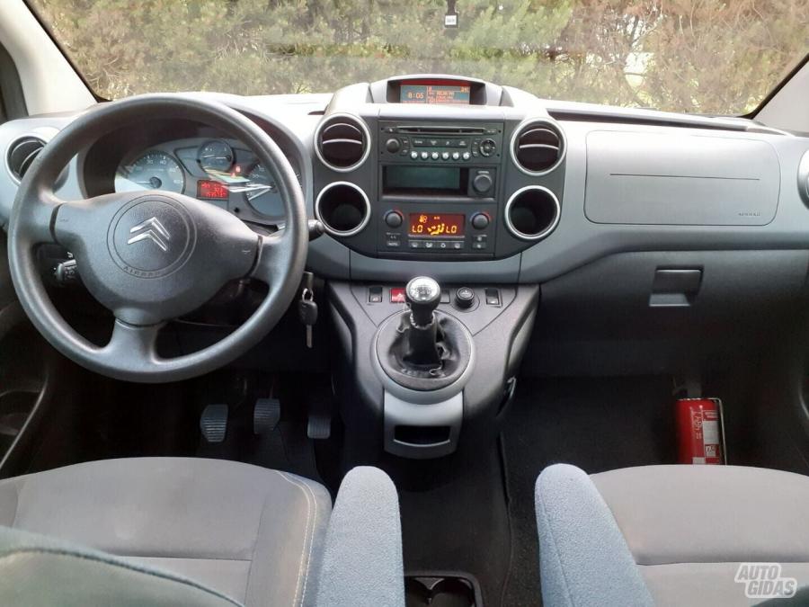 Pelēks Citroen Berlingo 2011 Mažeikiai, ar dzinēja tilpumu 1.60 L un nobraukumu 154 tūkst. km par 3950 €, foto 24 vietnē AUTOMOTO.COM.LV