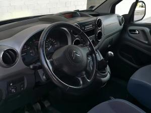 Grey Citroen Berlingo 2011 in Riga, with an engine capacity of 1.60 L and mileage of 283 thousand km for 3690 €, photo 4 on AUTOMOTO.COM.LV
