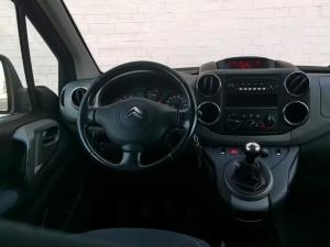 Grey Citroen Berlingo 2011 in Riga, with an engine capacity of 1.60 L and mileage of 283 thousand km for 3690 €, photo 6 on AUTOMOTO.COM.LV