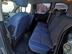 Grey Citroen Berlingo 2011 in Riga, with an engine capacity of 1.60 L and mileage of 283 thousand km for 3690 €, photo 7 on AUTOMOTO.COM.LV
