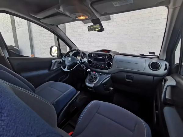 Pelēks Citroen Berlingo 2011 Rīga, ar dzinēja tilpumu 1.60 L un nobraukumu 283 tūkst. km par 3690 €, foto 8 vietnē AUTOMOTO.COM.LV