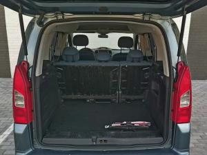 Grey Citroen Berlingo 2011 in Riga, with an engine capacity of 1.60 L and mileage of 283 thousand km for 3690 €, photo 12 on AUTOMOTO.COM.LV