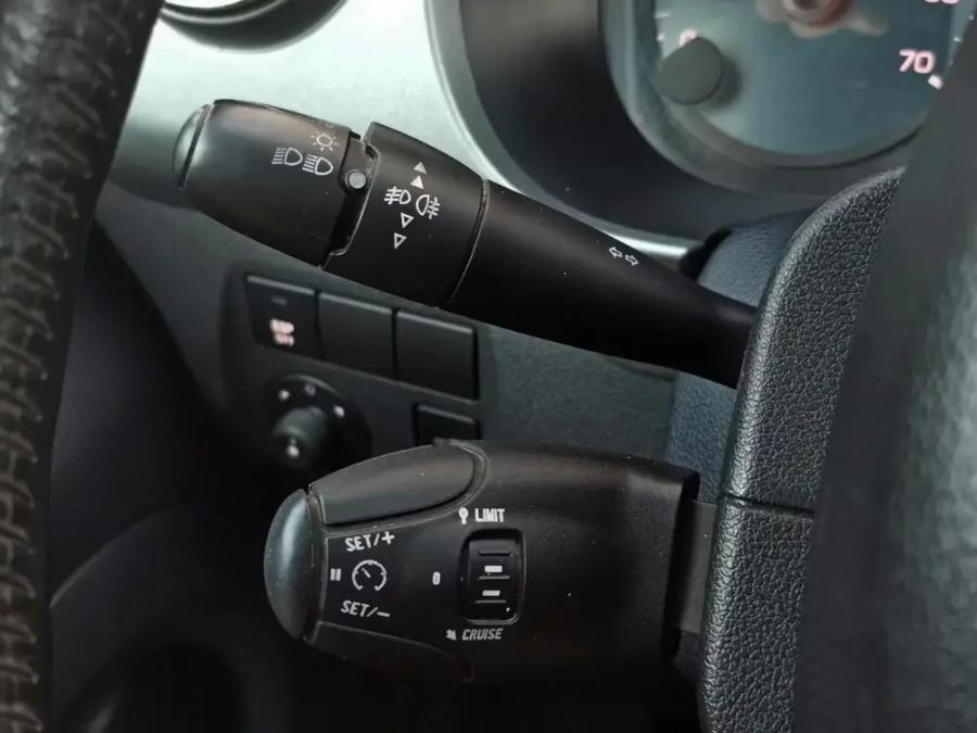 Grey Citroen Berlingo 2011 in Riga, with an engine capacity of 1.60 L and mileage of 283 thousand km for 3690 €, photo 17 on AUTOMOTO.COM.LV