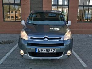 Grey Citroen Berlingo 2011 in Riga, with an engine capacity of 1.60 L and mileage of 283 thousand km for 3690 €, photo 19 on AUTOMOTO.COM.LV