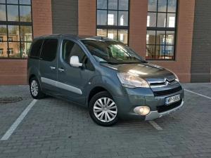 Grey Citroen Berlingo 2011 in Riga, with an engine capacity of 1.60 L and mileage of 283 thousand km for 3690 €, photo 20 on AUTOMOTO.COM.LV