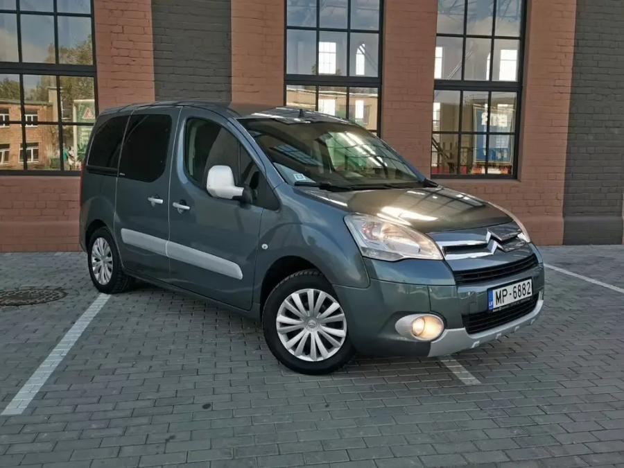 Grey Citroen Berlingo 2011 in Riga, with an engine capacity of 1.60 L and mileage of 283 thousand km for 3690 €, photo 20 on AUTOMOTO.COM.LV