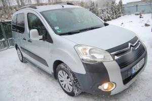 Pelēks Citroen Berlingo 2011 Jēkabpils, ar dzinēja tilpumu 1.60 L un nobraukumu 279 tūkst. km par 5500 €, foto 6 vietnē AUTOMOTO.COM.LV