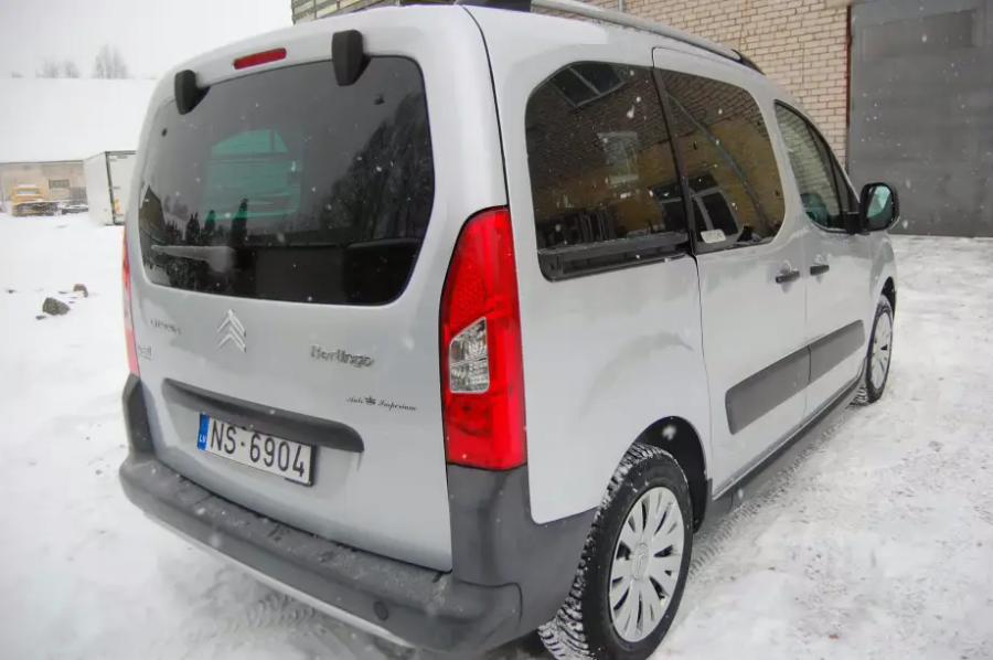Pelēks Citroen Berlingo 2011 Jēkabpils, ar dzinēja tilpumu 1.60 L un nobraukumu 279 tūkst. km par 5500 €, foto 7 vietnē AUTOMOTO.COM.LV