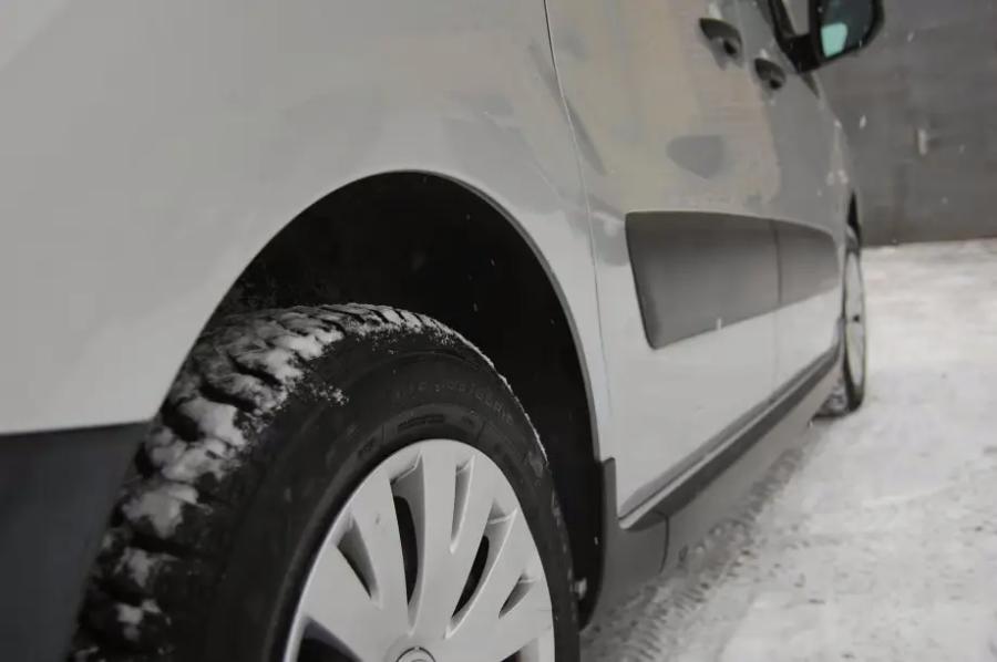 Pelēks Citroen Berlingo 2011 Jēkabpils, ar dzinēja tilpumu 1.60 L un nobraukumu 279 tūkst. km par 5500 €, foto 8 vietnē AUTOMOTO.COM.LV