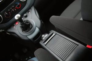 Pelēks Citroen Berlingo 2011 Jēkabpils, ar dzinēja tilpumu 1.60 L un nobraukumu 279 tūkst. km par 5500 €, foto 13 vietnē AUTOMOTO.COM.LV