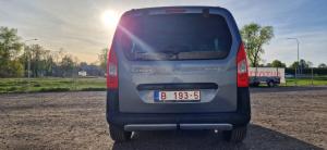 Grey Citroen Berlingo 2011 in Riga, with an engine capacity of 1.60 L and mileage of 282 thousand km for 5500 €, photo 5 on AUTOMOTO.COM.LV