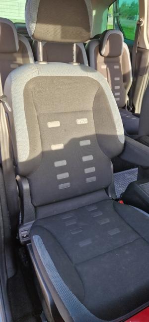 Grey Citroen Berlingo 2011 in Riga, with an engine capacity of 1.60 L and mileage of 282 thousand km for 5500 €, photo 23 on AUTOMOTO.COM.LV