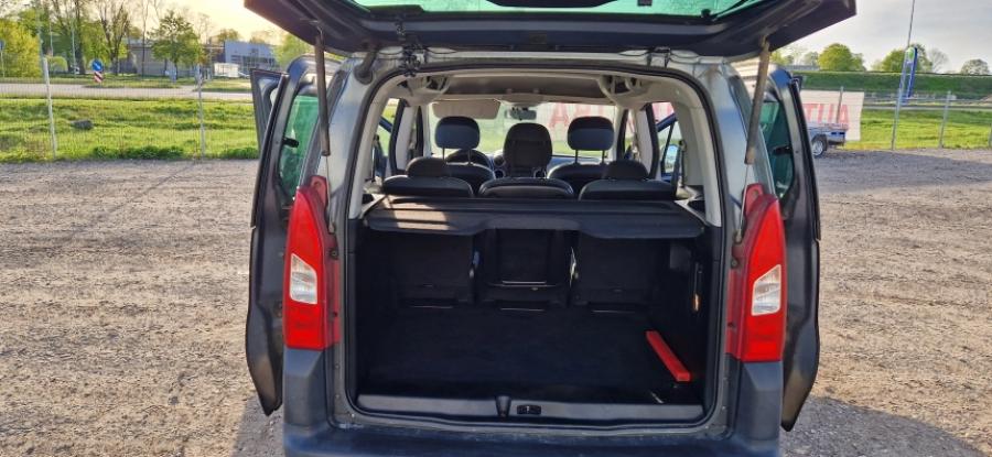 Grey Citroen Berlingo 2011 in Riga, with an engine capacity of 1.60 L and mileage of 282 thousand km for 5500 €, photo 25 on AUTOMOTO.COM.LV