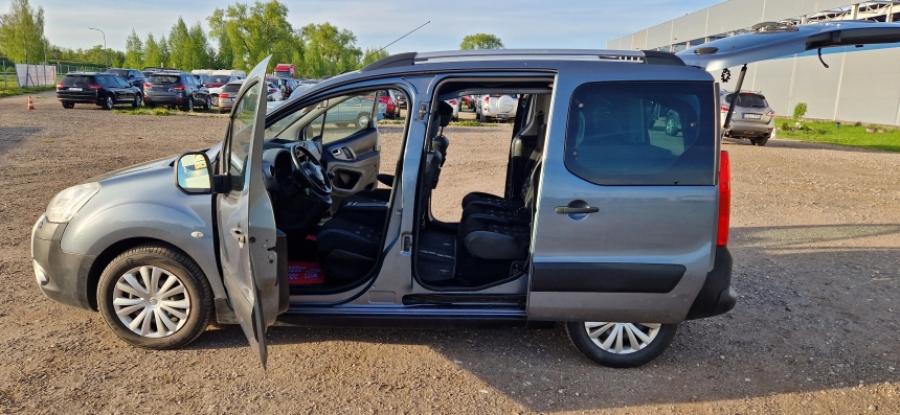 Grey Citroen Berlingo 2011 in Riga, with an engine capacity of 1.60 L and mileage of 282 thousand km for 5500 €, photo 37 on AUTOMOTO.COM.LV