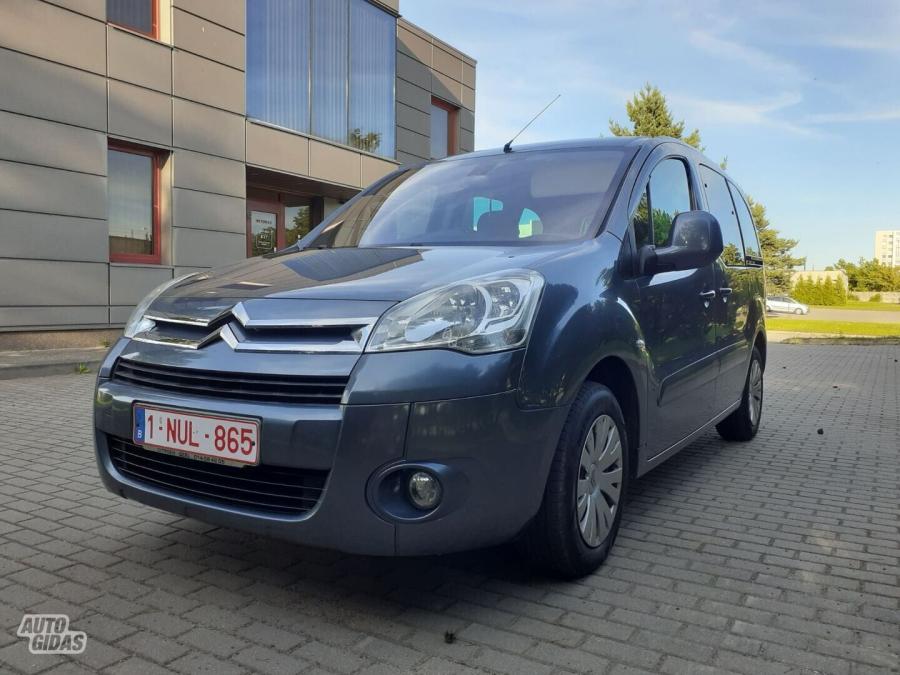 Grey Citroen Berlingo 2011 in Mazeikiai, with an engine capacity of 1.60 L and mileage of 154 thousand km for 3950 €, photo 13 on AUTOMOTO.COM.LV