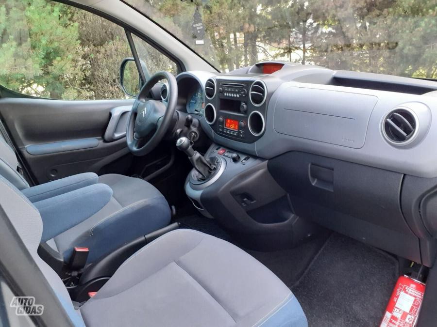 Grey Citroen Berlingo 2011 in Mazeikiai, with an engine capacity of 1.60 L and mileage of 154 thousand km for 3950 €, photo 19 on AUTOMOTO.COM.LV