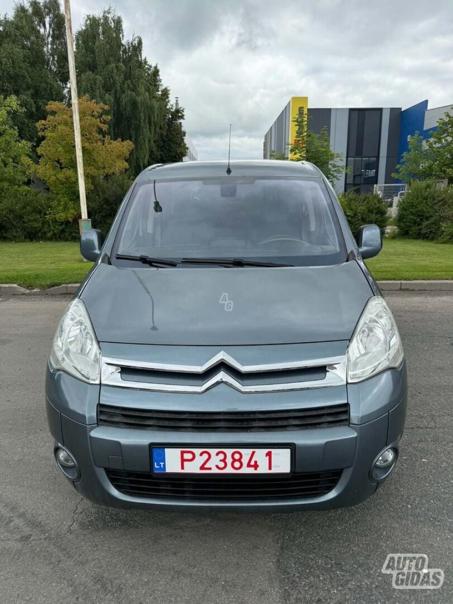 Pelēks Citroen Berlingo 2011 Mažeikiai, ar dzinēja tilpumu 1.60 L un nobraukumu 154 tūkst. km par 3950 €, foto 3 vietnē AUTOMOTO.COM.LV