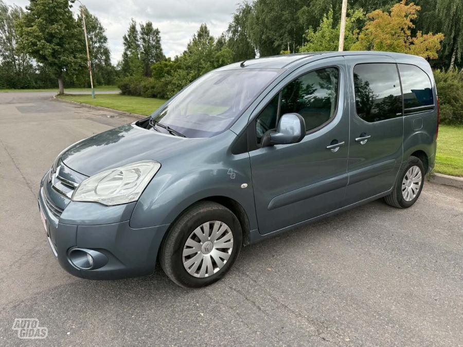 Pelēks Citroen Berlingo 2011 Mažeikiai, ar dzinēja tilpumu 1.60 L un nobraukumu 154 tūkst. km par 3950 €, foto 4 vietnē AUTOMOTO.COM.LV