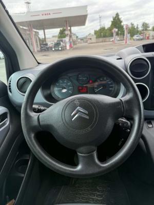 Pelēks Citroen Berlingo 2011 Mažeikiai, ar dzinēja tilpumu 1.60 L un nobraukumu 154 tūkst. km par 3950 €, foto 24 vietnē AUTOMOTO.COM.LV