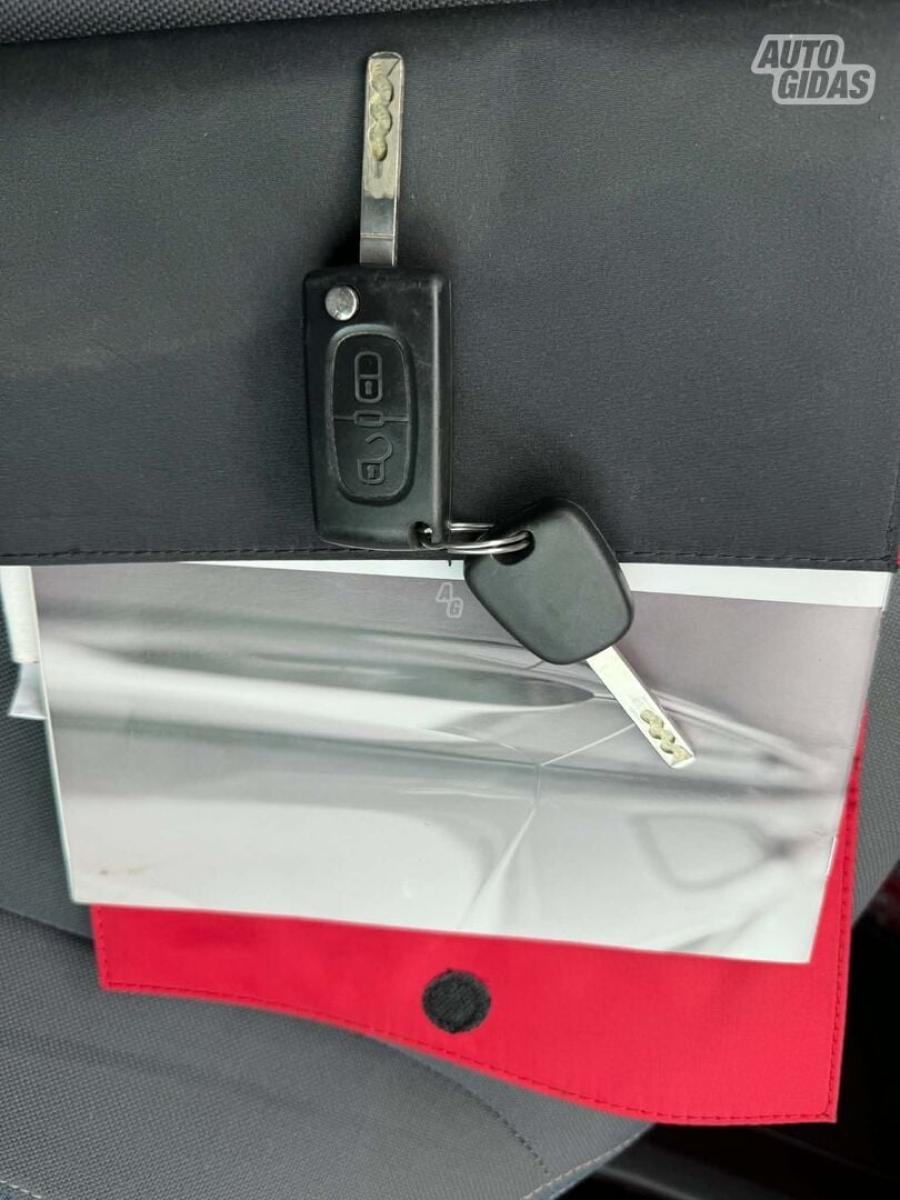 Pelēks Citroen Berlingo 2011 Mažeikiai, ar dzinēja tilpumu 1.60 L un nobraukumu 154 tūkst. km par 3950 €, foto 27 vietnē AUTOMOTO.COM.LV