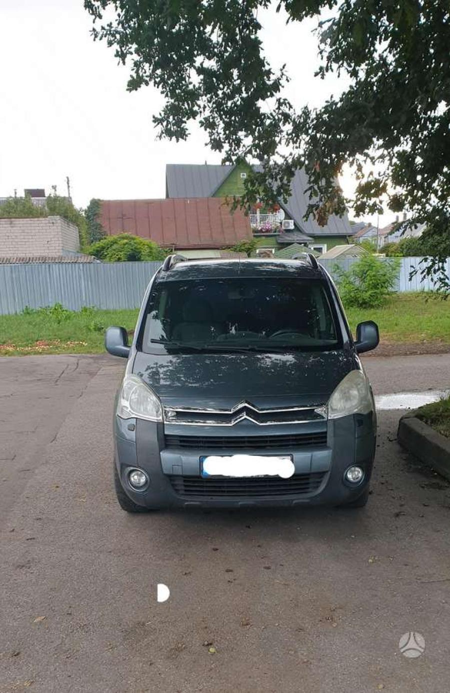 Grey Citroen Berlingo 2011 in Kaunas, with an engine capacity of 1.56 L and mileage of 220 thousand km for 3000 €, photo 4 on AUTOMOTO.COM.LV