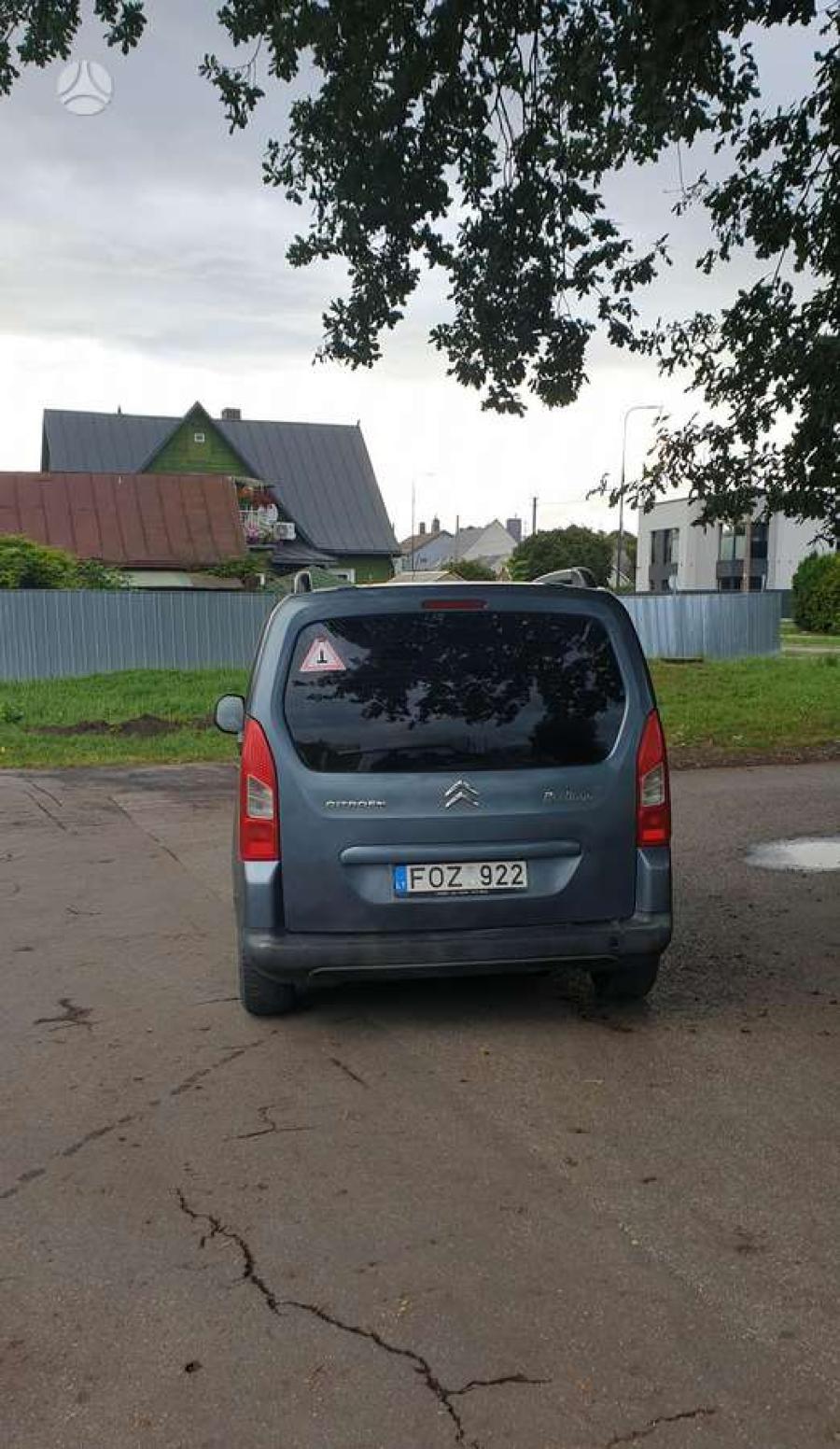 Grey Citroen Berlingo 2011 in Kaunas, with an engine capacity of 1.56 L and mileage of 220 thousand km for 3000 €, photo 5 on AUTOMOTO.COM.LV