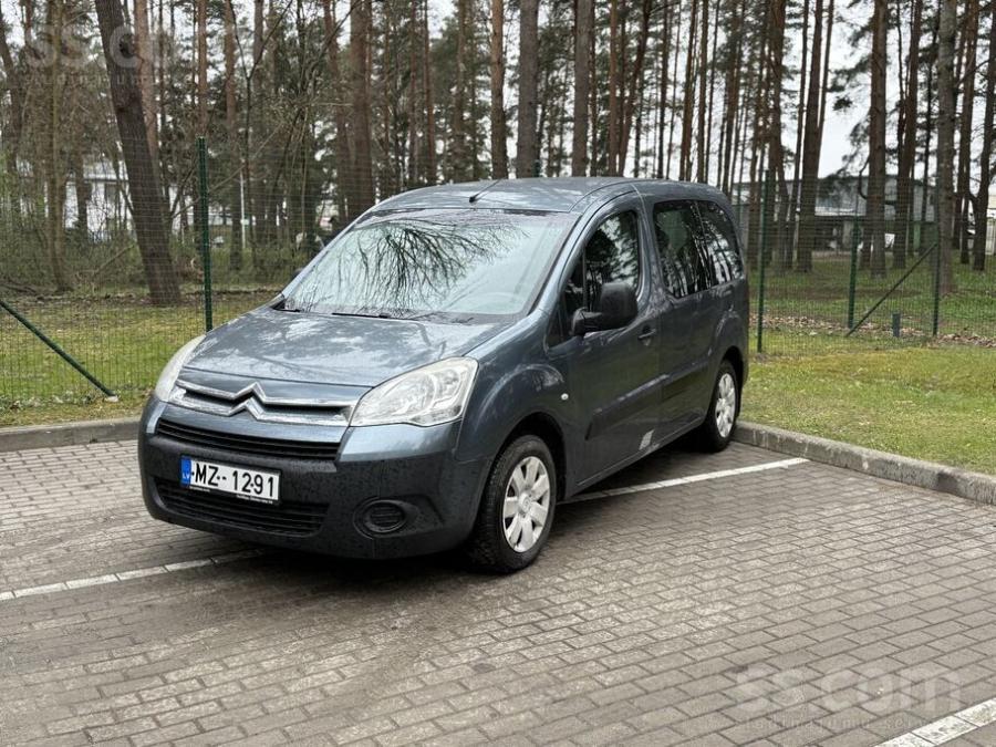 Grey Citroen Berlingo 2012 in Riga, with an engine capacity of 1.60 L and mileage of 0 thousand km for 500 €, photo 1 on AUTOMOTO.COM.LV