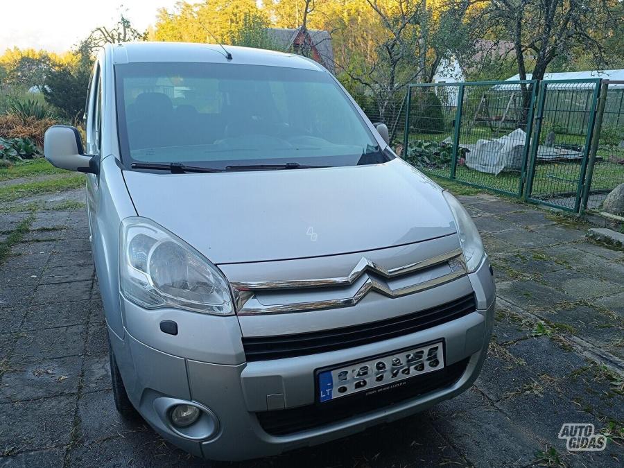 Grey Citroen Berlingo 2012 in Vilnius, with an engine capacity of 1.60 L and mileage of 197 thousand km for 4100 €, photo 1 on AUTOMOTO.COM.LV