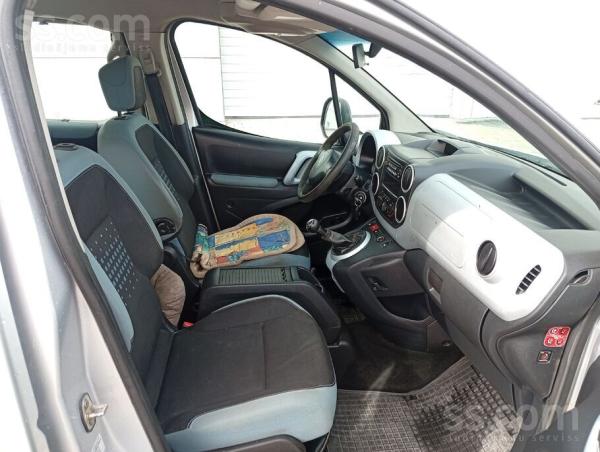 Pelēks Citroen Berlingo 2012 Dobele, ar dzinēja tilpumu 1.60 L un nobraukumu 357 tūkst. km par 2200 €, foto 1 vietnē AUTOMOTO.COM.LV