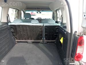 Pelēks Citroen Berlingo 2012 Dobele, ar dzinēja tilpumu 1.60 L un nobraukumu 357 tūkst. km par 2200 €, foto 6 vietnē AUTOMOTO.COM.LV