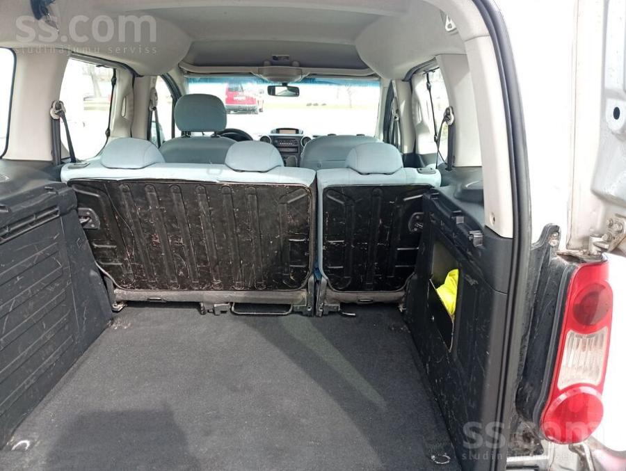 Pelēks Citroen Berlingo 2012 Dobele, ar dzinēja tilpumu 1.60 L un nobraukumu 357 tūkst. km par 2200 €, foto 6 vietnē AUTOMOTO.COM.LV