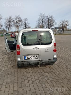 Pelēks Citroen Berlingo 2012 Dobele, ar dzinēja tilpumu 1.60 L un nobraukumu 357 tūkst. km par 2200 €, foto 9 vietnē AUTOMOTO.COM.LV